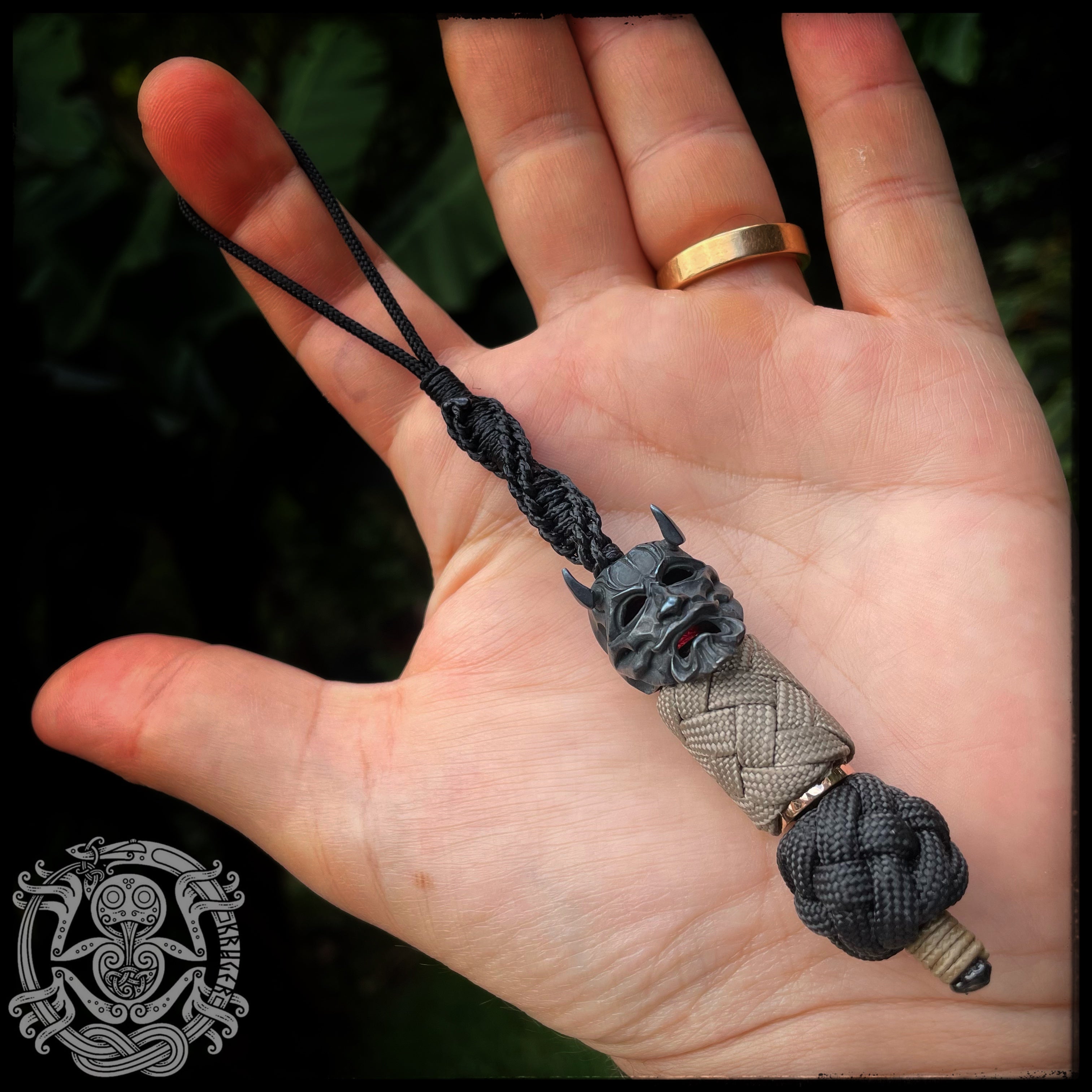 The Black Oni lanyard – Kruger EDC